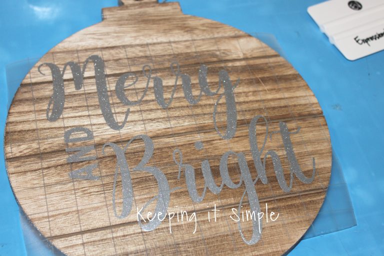 Christmas Sign with Glitter Vinyl - Keeping it Simple