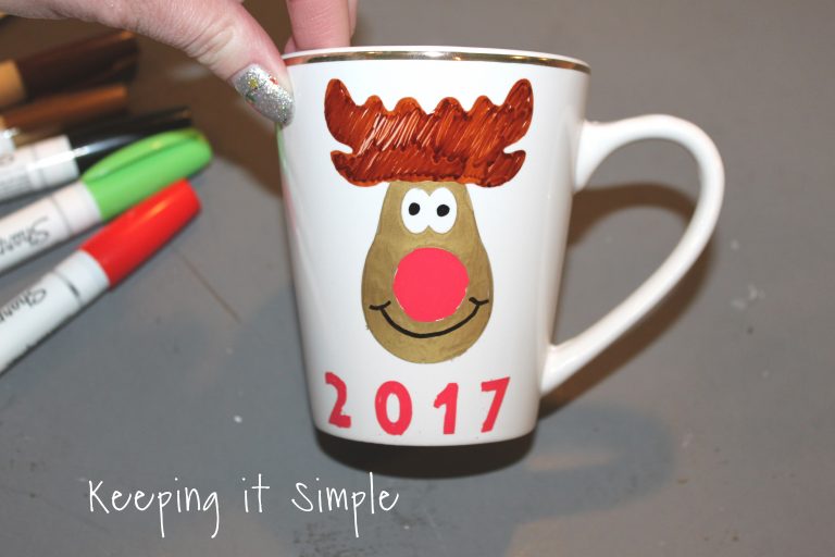DIY Personalized Christmas Mugs - Keeping it Simple