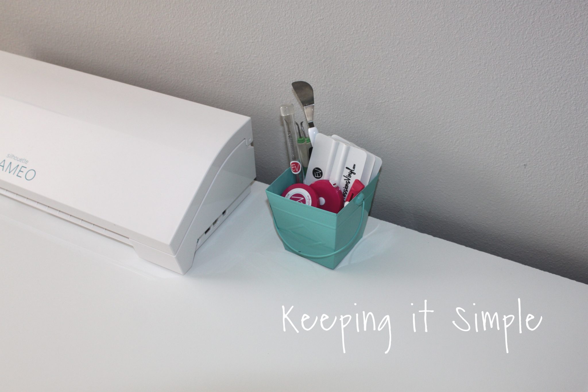DIY Crafting Table {Vinyl Work Station} - Keeping it Simple