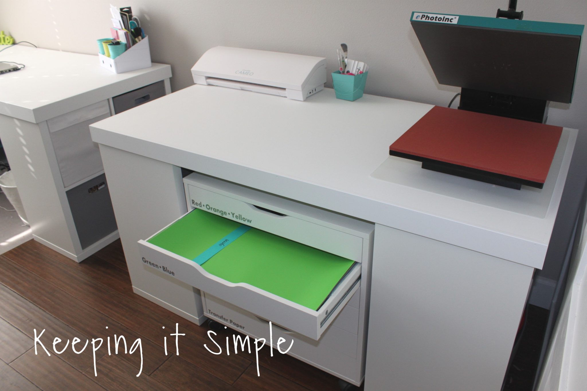 DIY Crafting Table {Vinyl Work Station} - Keeping it Simple